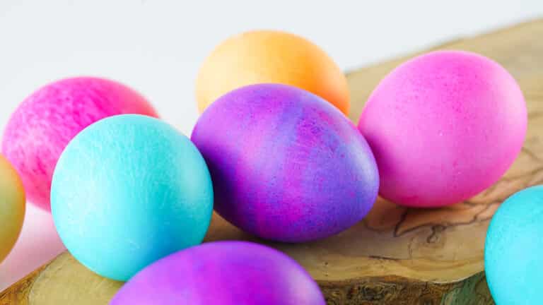 Food Color Dyed Eggs (Easy Easter Egg Coloring)